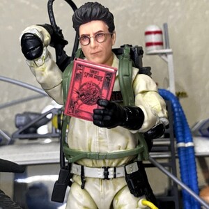 TOBIN SPIRIT GUIDE 1:12 Scale Miniature Dollhouse Readable Illustrated ...