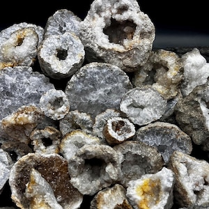 Open Geodes and Geode Pieces: Hand Sourced Warsaw Formation Geode Beds ...