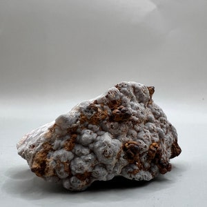 Natural UV Reactive Quartz With Lace Agate and Botryoidal Iron Ore ...