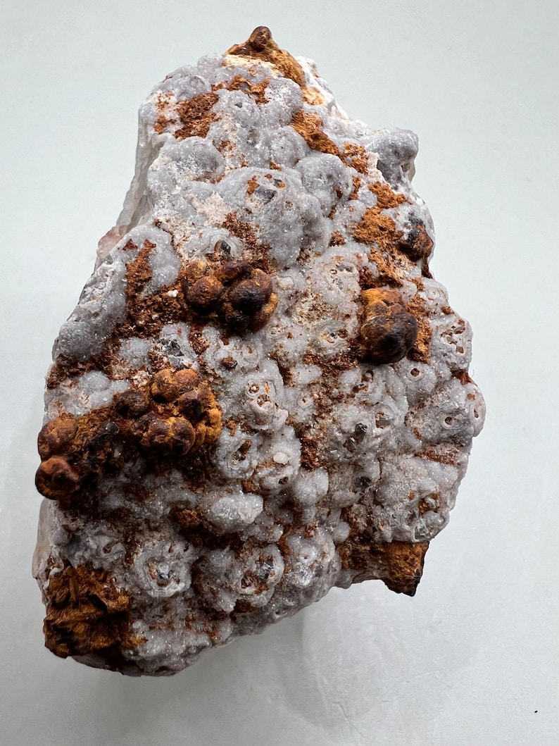 Natural UV Reactive Quartz With Lace Agate and Botryoidal Iron Ore ...