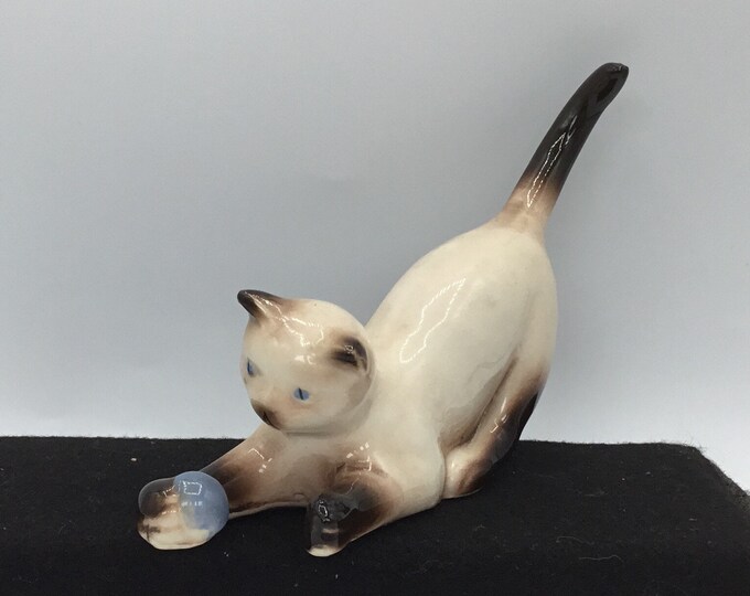 Adorable Siamese Cat Wit Ball - Etsy