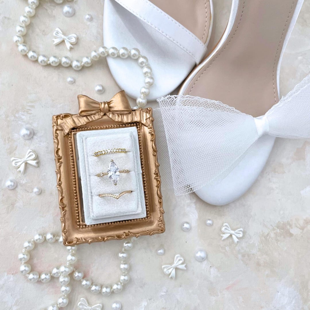 Velvet Ring Box for Wedding Day; Triple Slot White With Mini Bow Gold ...