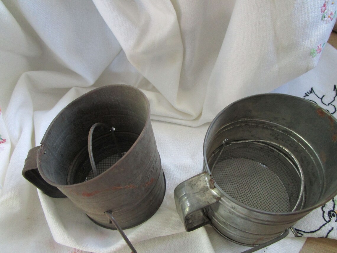 Vintage Americana PAIR Small Hand Held Sifters...one Red Wood - Etsy