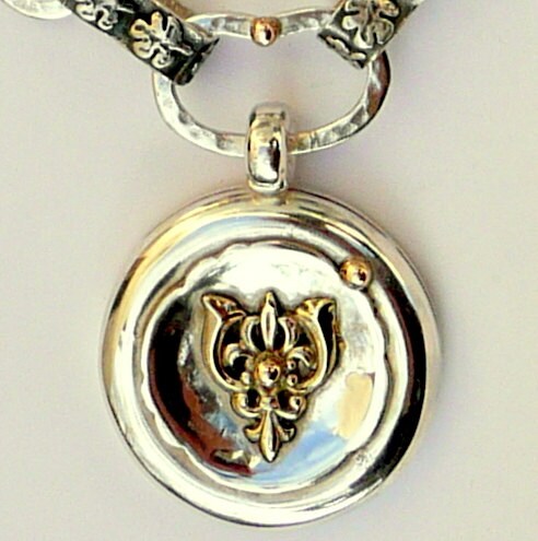 Free Shipping Silver and Gold Necklace Decorated With Gold Royal Lily ...