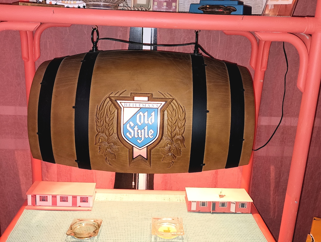 Vintage 1970's Heileman's Old Style Beer Barrel Keg Bar Display ...
