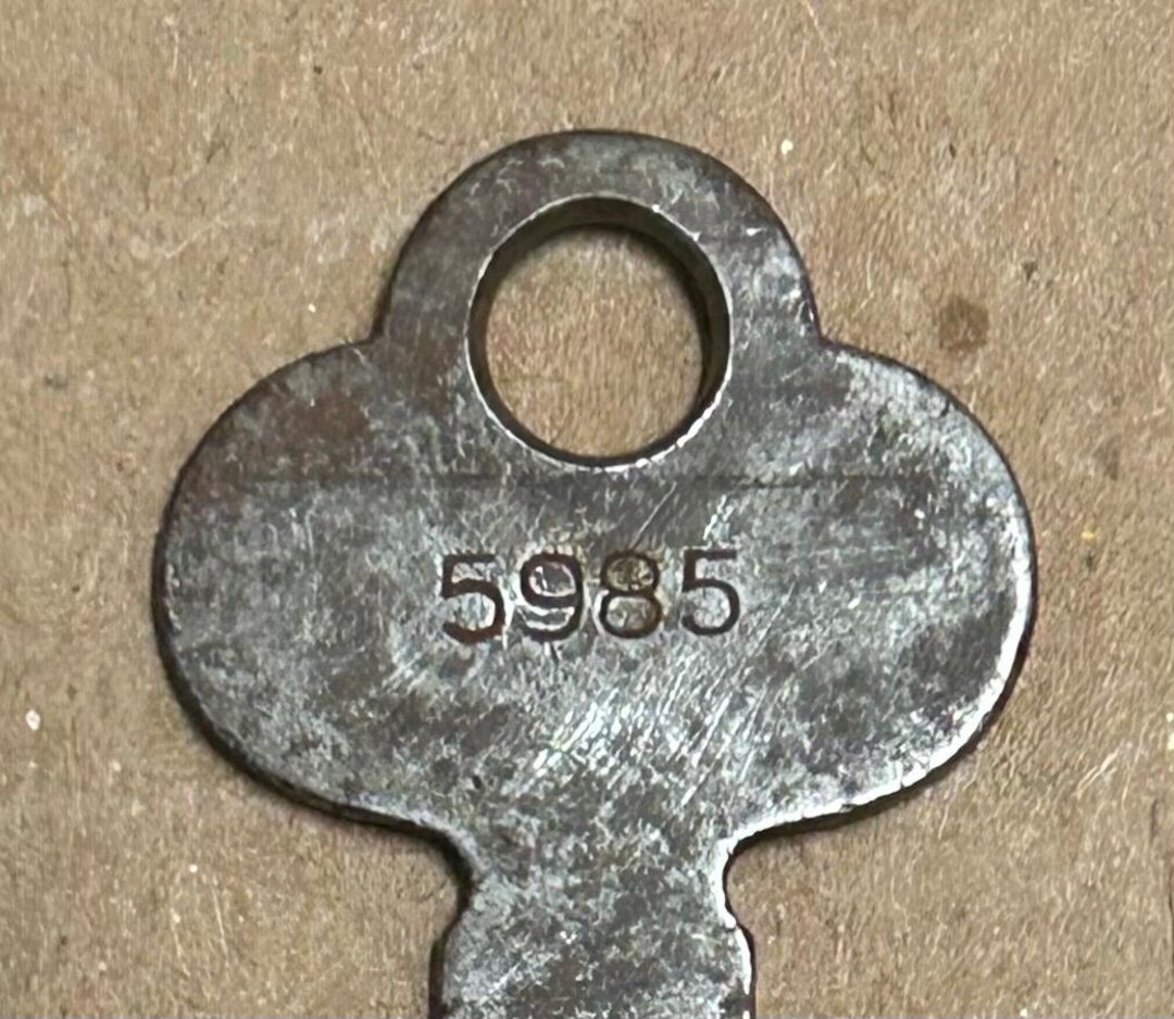 Antique Excelsior Key 5985 Trunk Steamer Chest Wardrobe Luggage Travel ...