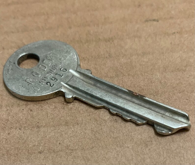 Obsolete PO DEPT Key Flat True Vintage Large 2 1/4" Mail Post Box ...