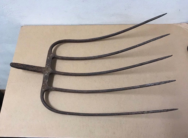 Vintage Pitchfork 5 Prong Tine Iron Vintage Rusty Rugged Rust - Etsy