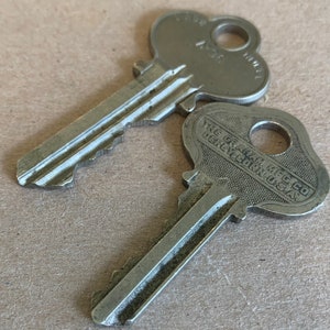True Vintage Keys the Graham MFG Co Flat Derby Conn USA Ct Old Lock ...