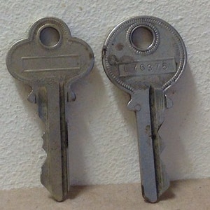True Vintage Keys ELGIN Padlock Co Sears Private Label ILCO Lot Ornate ...