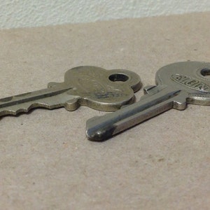 True Vintage Keys ELGIN Padlock Co Sears Private Label ILCO Lot Ornate ...