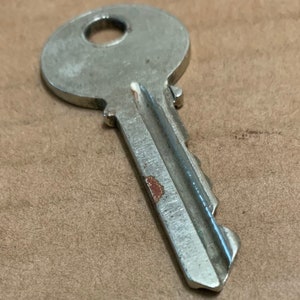 Obsolete PO DEPT Key Flat True Vintage Large 2 1/4" Mail Post Box ...