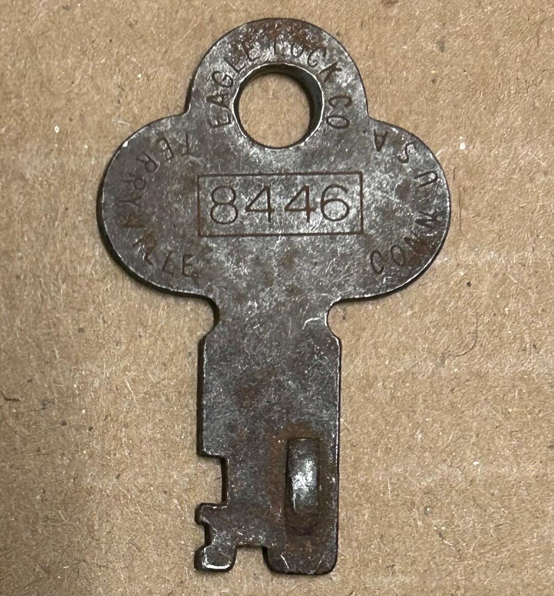 Vintage Eagle 8446 Key Trunk Steamer Chest Wardrobe Lock Company ...