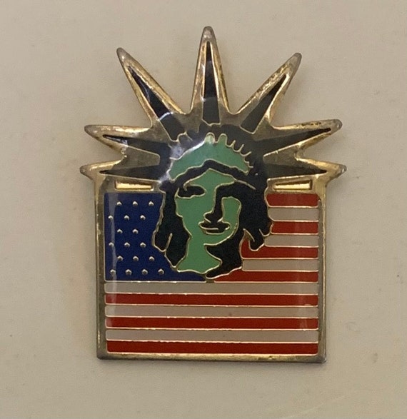 1983 Statue of Liberty Flag Pin Vintage USA NY New Yo… - Gem