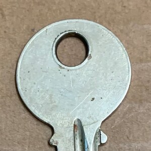 Obsolete PO DEPT Key Flat True Vintage Large 2 1/4" Mail Post Box ...