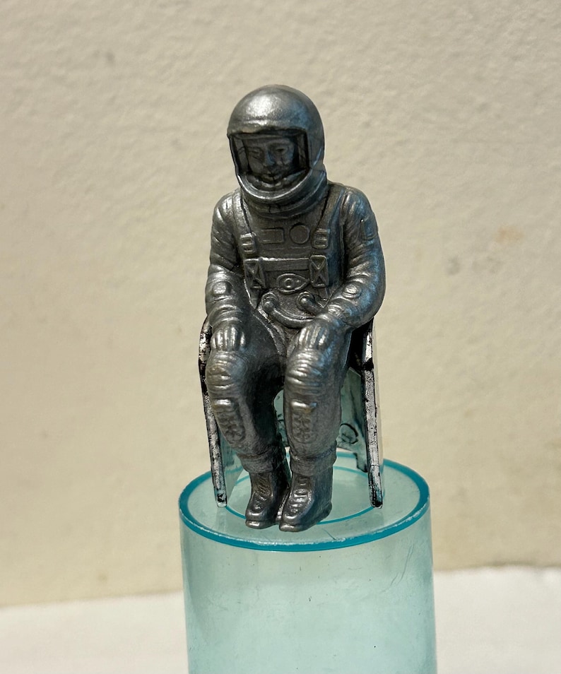 Seated Space Figure Astronaut Silver Gray 1/24 Mercury Suit Play Set ...
