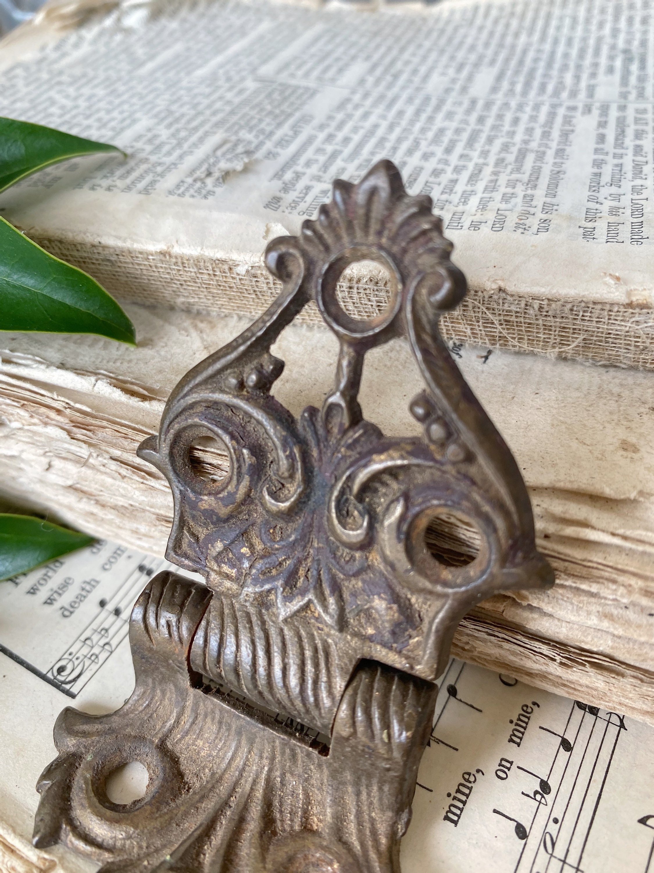 Antique Brass Hinge Ornate Scallop Industrial Door Hardware Salvage Farmhouse Decor Butterfly Hinge