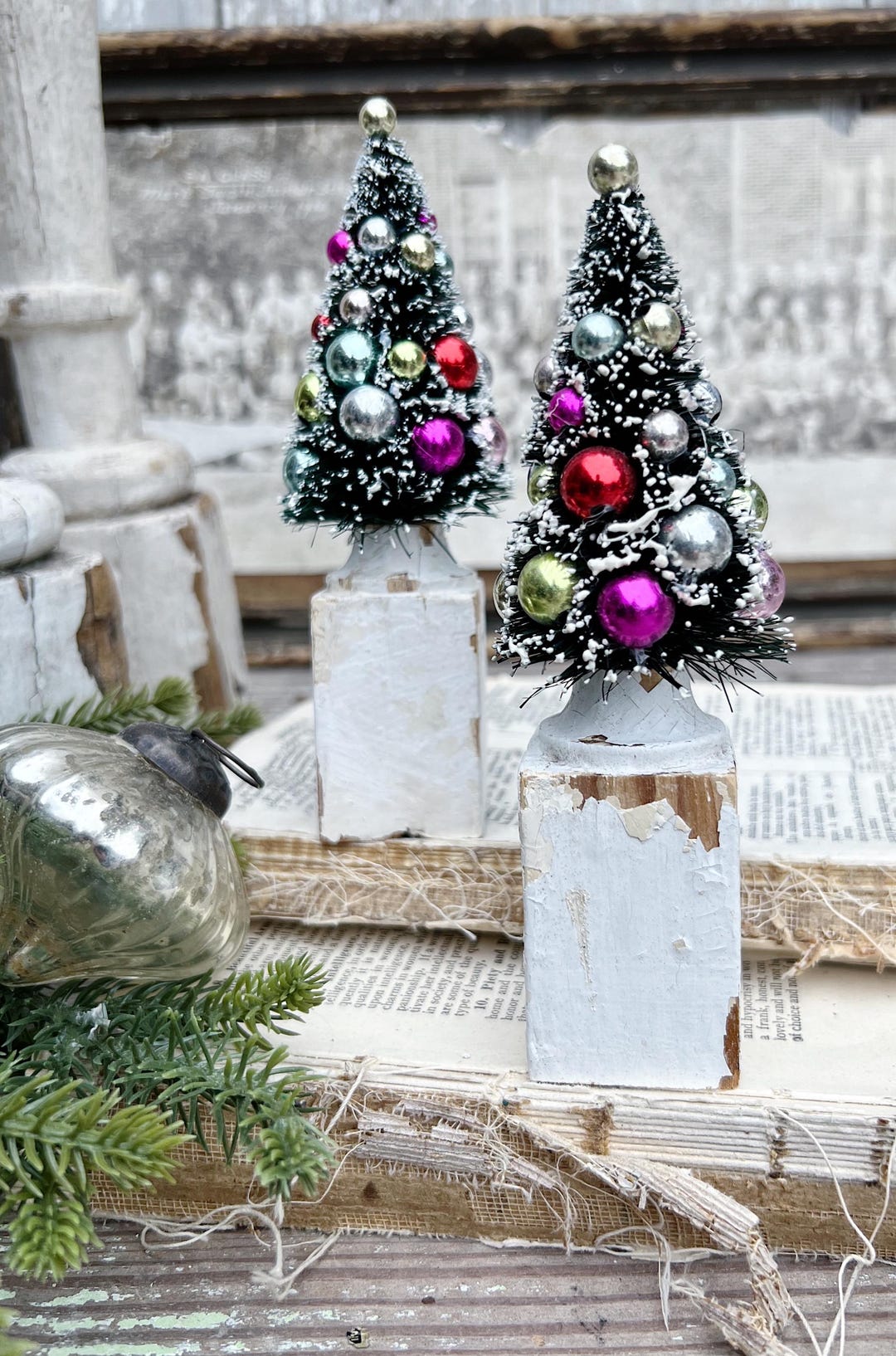 Christmas Bottle Brush Tree Salvaged Chippy WHITE Wood Base GREEN ...