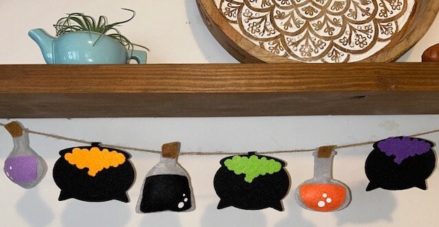 Potion and Cauldron Felt Garland * Handmade * Decorations * Halloween ...