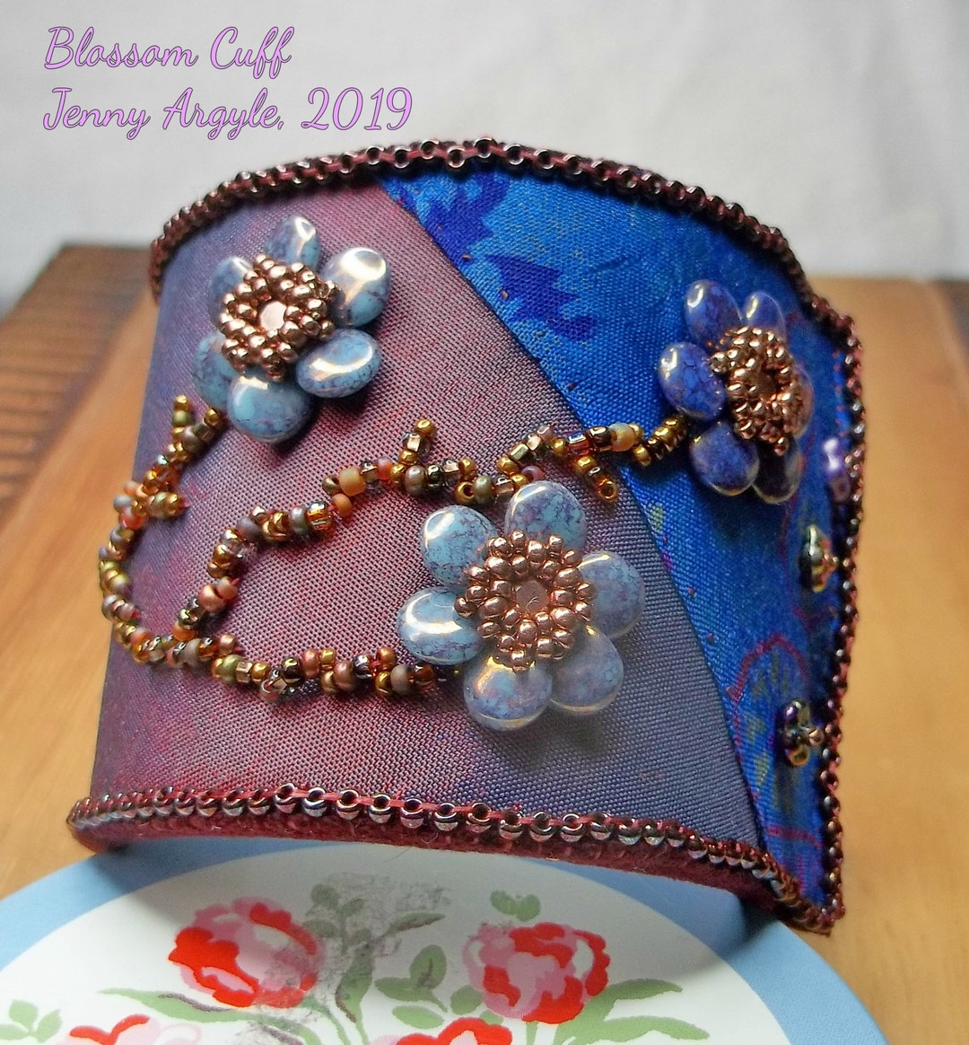 TUTORIAL Trailing Blossom Applique Cuff - Etsy