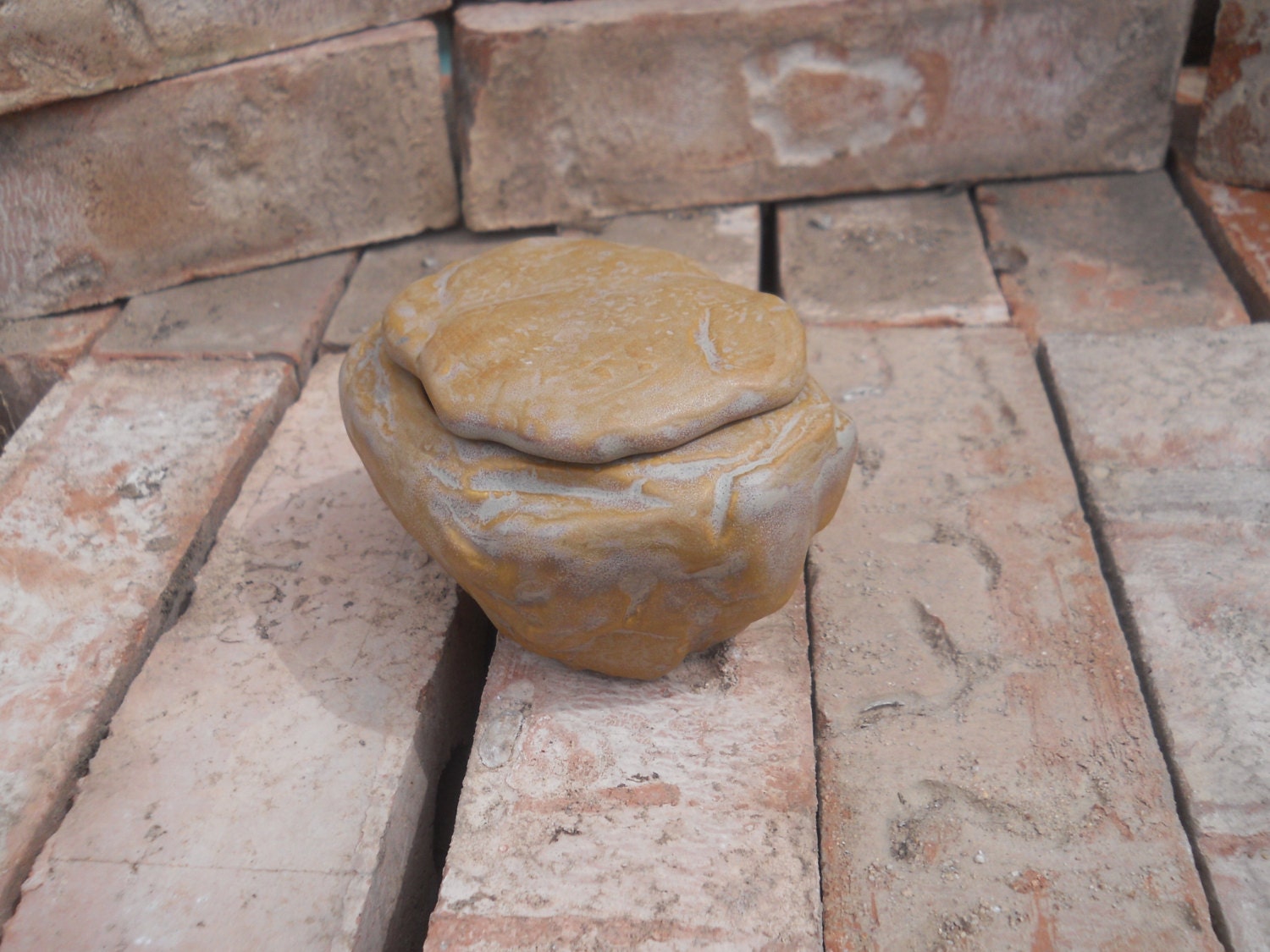 Ceramic Rock Jar with Lid,Pet Cremation Urn,Earthtone brown Jar with ...