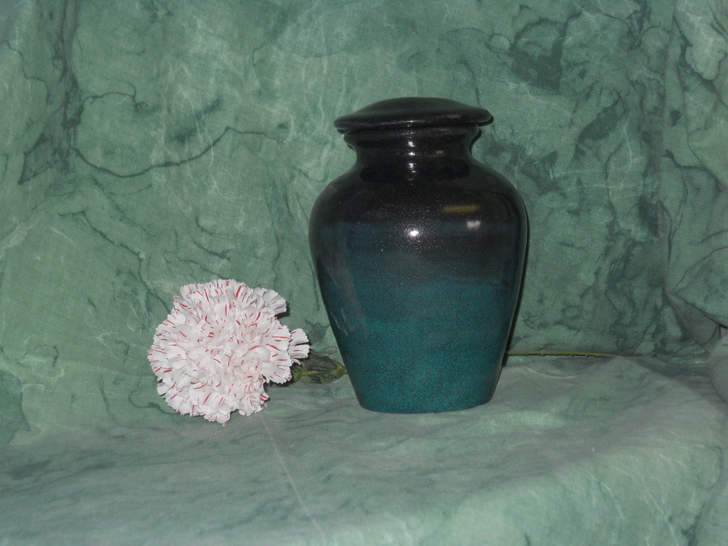 Small Ceramic Jar with Lid, Crematio Urn for Ashes, Shimmering Black ...
