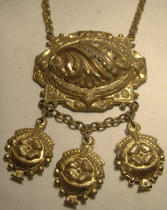 Victorian Revival Bas-Relief Brass Necklace 1920 1930 - Gem