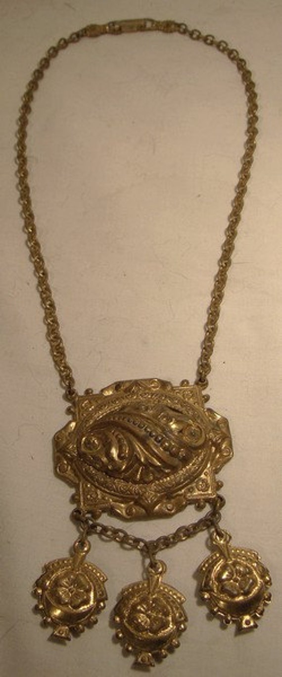 Victorian Revival Bas-Relief Brass Necklace 1920 1930 - Gem