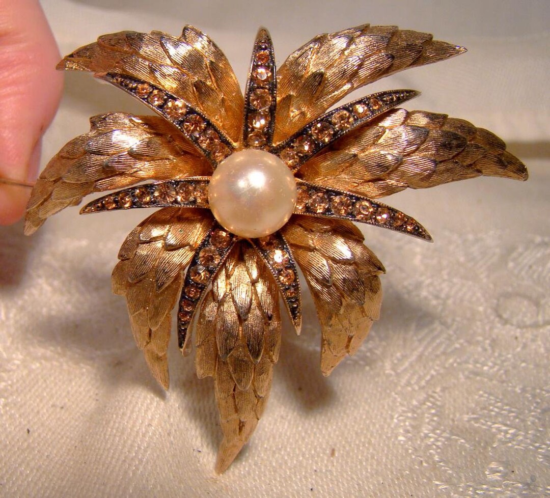 Boucher Le Couturier Gold Plated Flower Brooch With Pearl + Rhinestones ...
