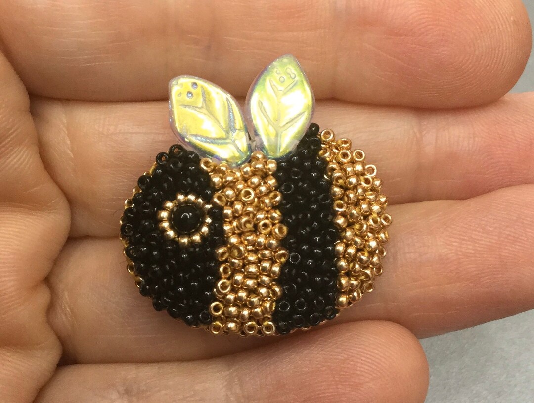 TUTORIAL: Bead Embroidered Little Bee Brooch Tutorial - A Pattern for a ...