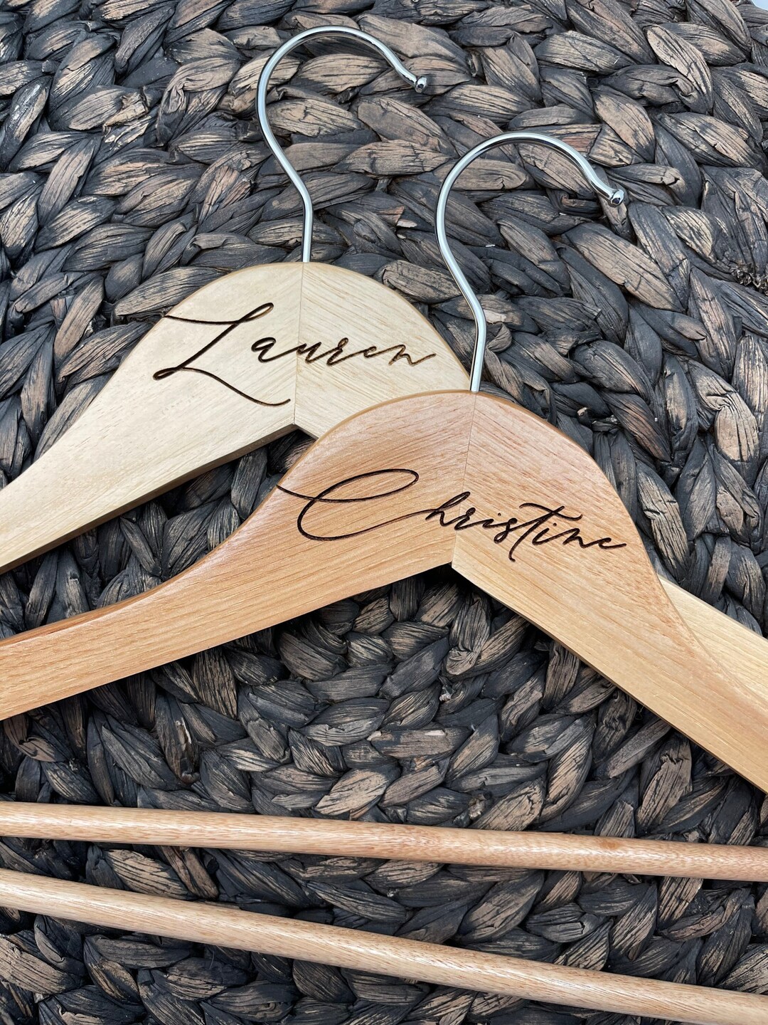 Engraved Name Hanger, Engraved Wooden Hanger, Personalized Hanger - Etsy