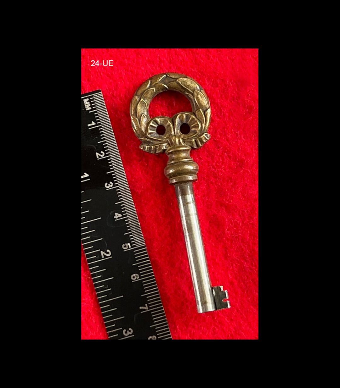 Skeleton Key - GENUINE Antique Brass Bow Wreath Key - Paris - Etsy