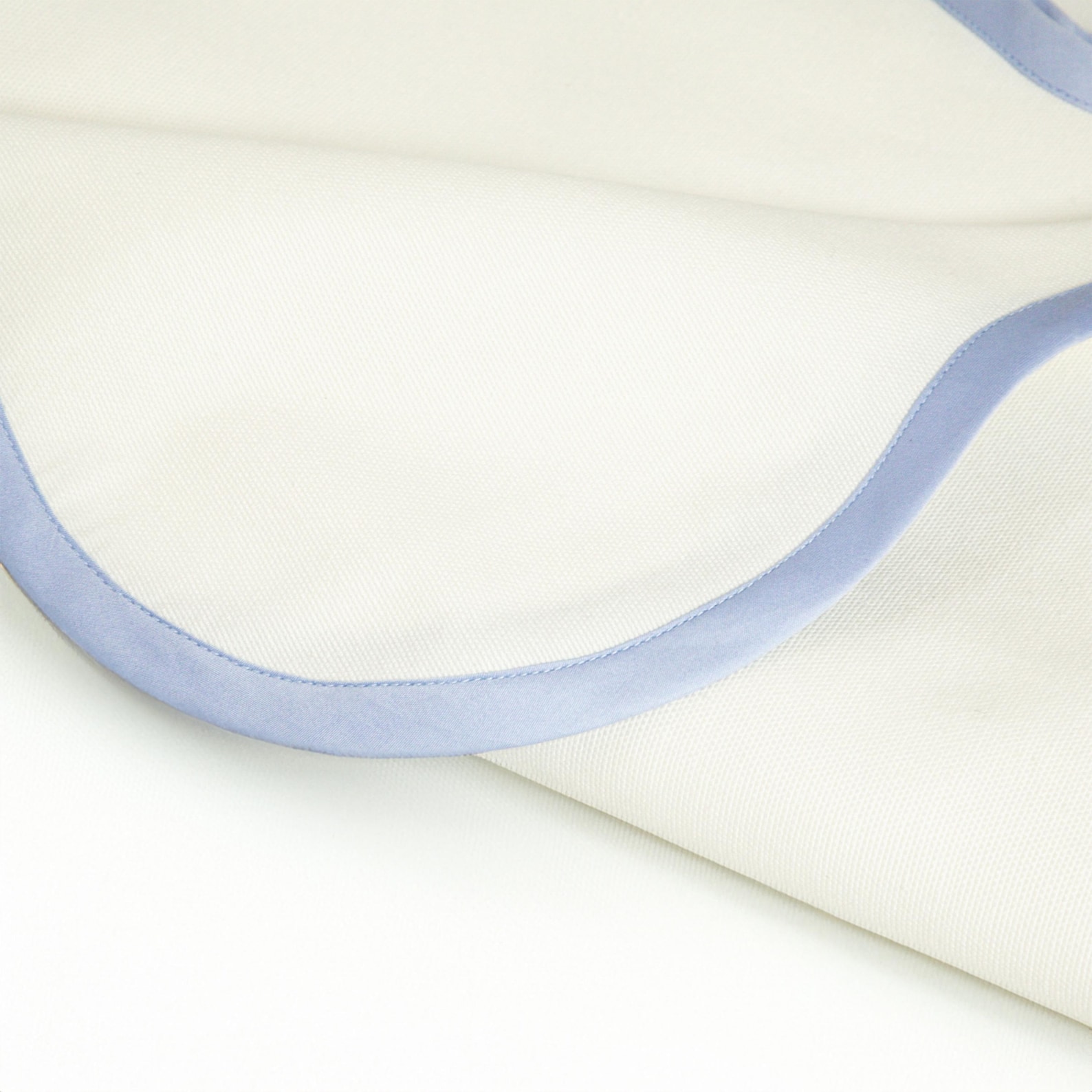 Scallop Edge Cotton Blend Tablecloth: Custom Color Trim - Etsy