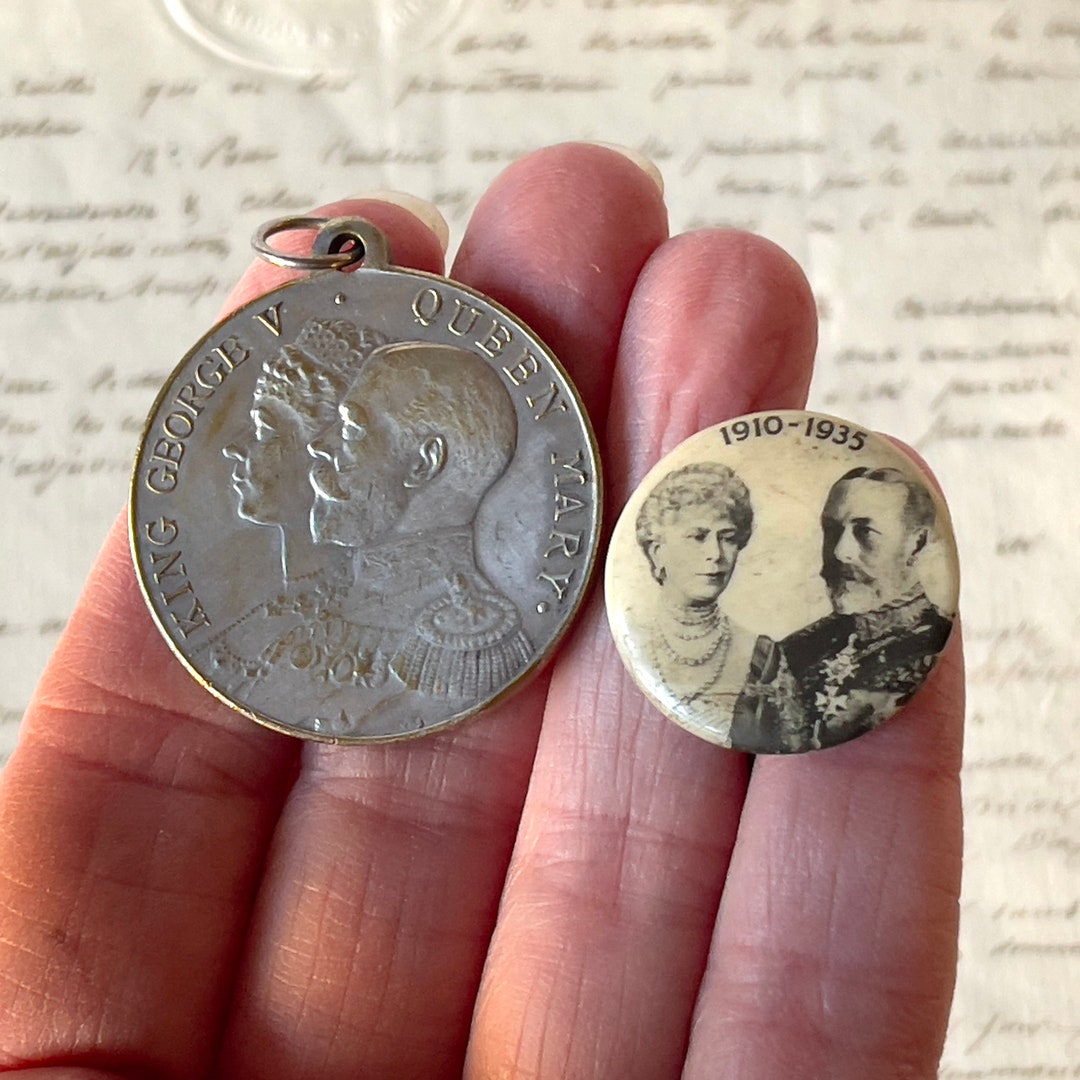 Vintage King George V & Queen Mary Silver Jubilee Medallion Badge Circa 1930's. - Etsy