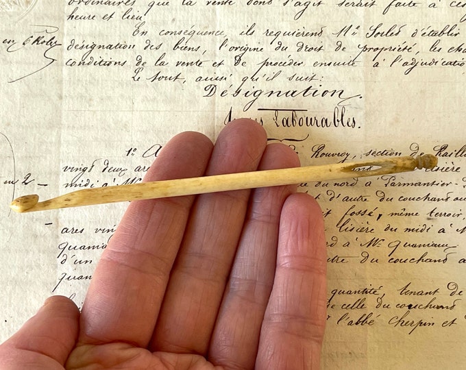 Antique Bone Crochet Hook/hook & Needle/ribbon Threader - Ox-bone ...