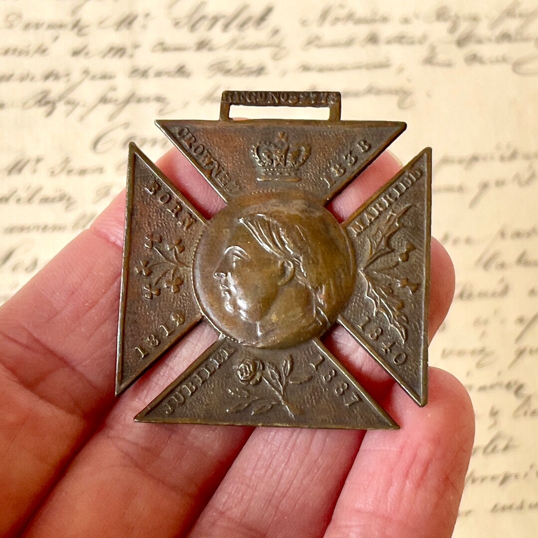 Antique/vintage Queen Victoria Medallion/medal - Diamond Jubilee ...