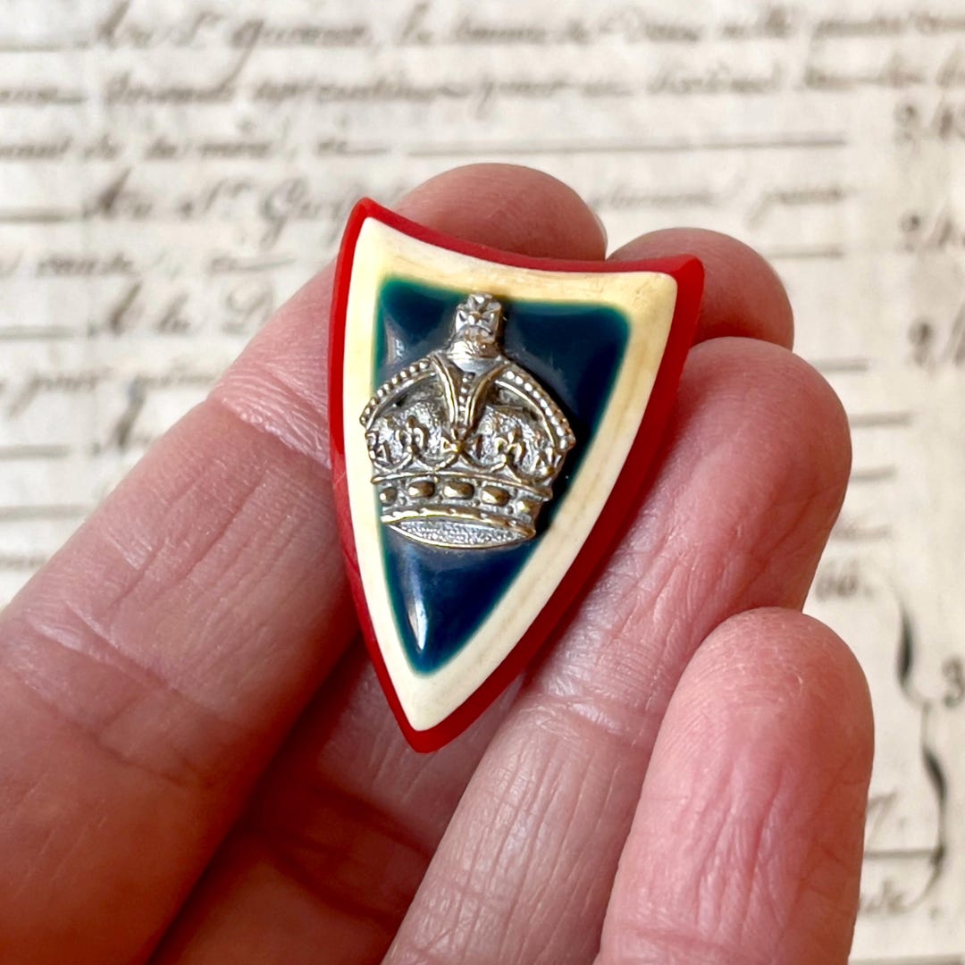 Vintage British Crown Pin/pinback Royal Coronation Souvenir Celluloid ...