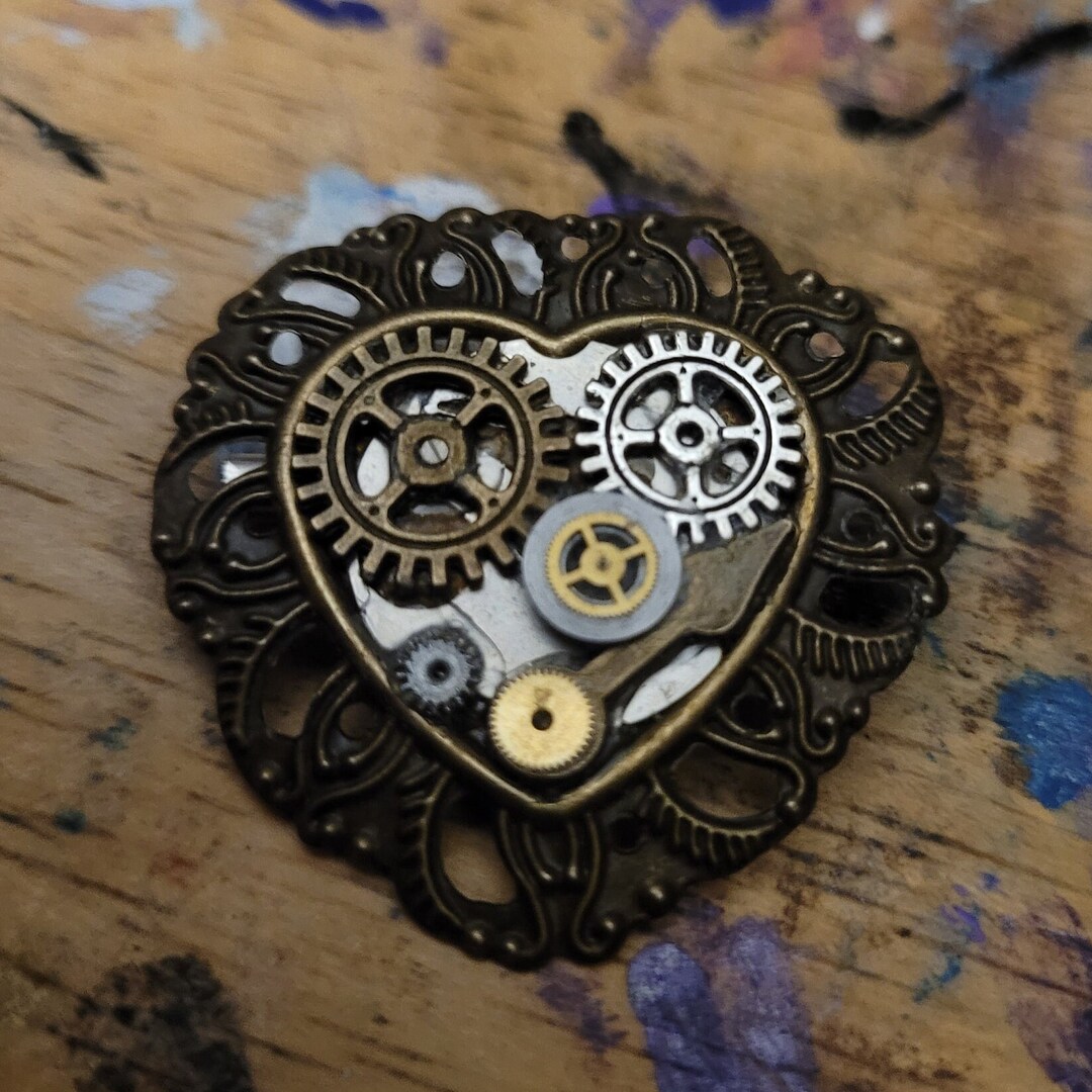 Steampunk Heart Gear Pin- Handmade Brooch- Small Cyberpunk Accessory ...