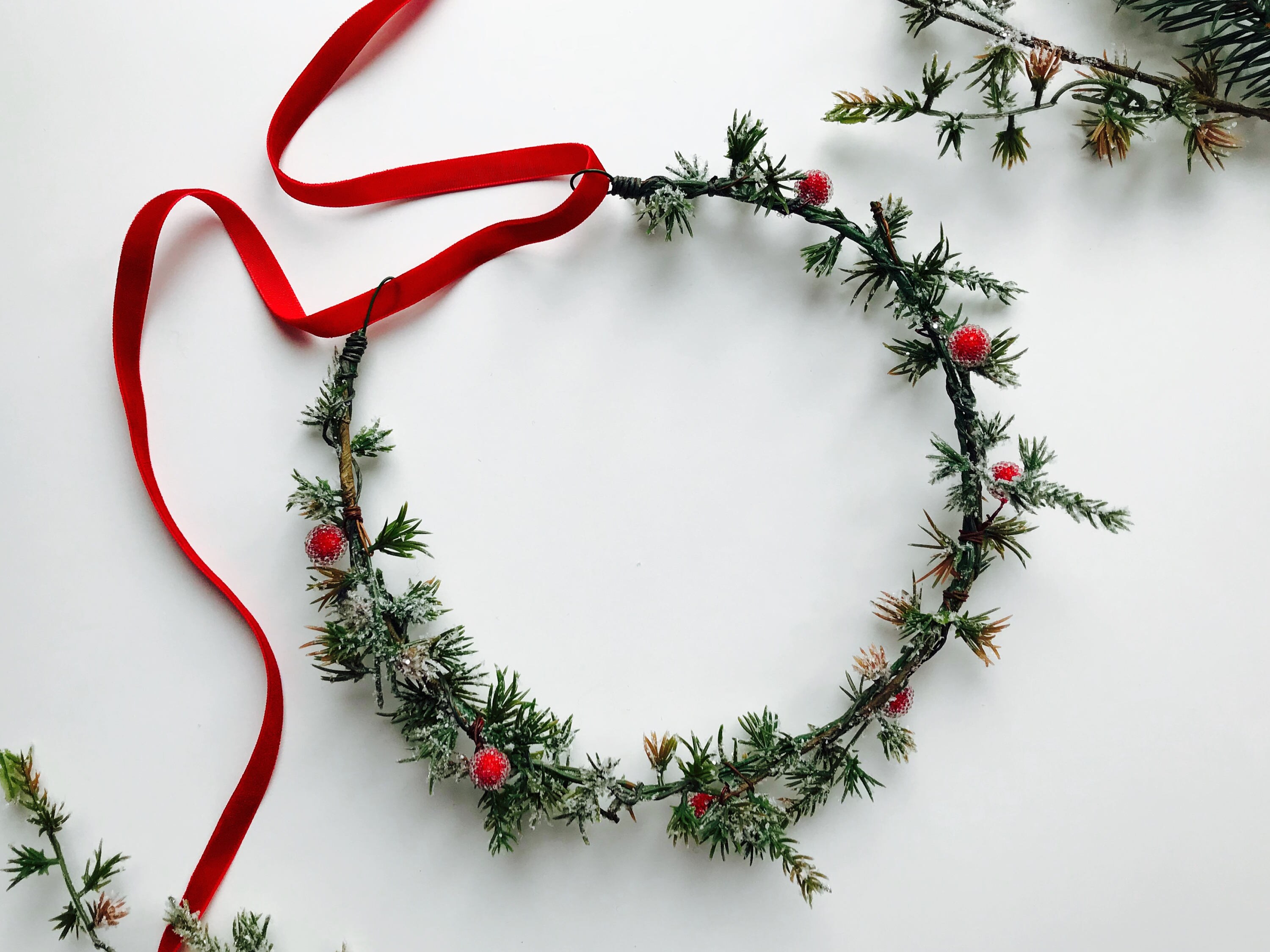 Winter Holiday Crown, Christmas Hair Wreath, Green Berry Headpiece ...