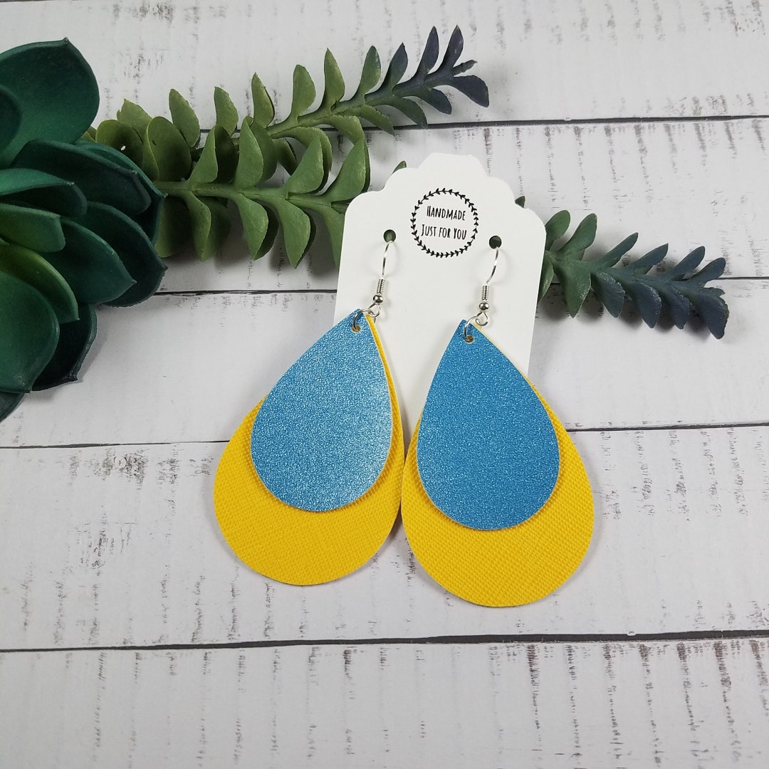 Large Blue and Yellow Sports Team Layered Teardrop Vinyl Plastic ...