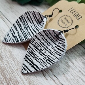 Small Black and White Pinched Leaf Leather Earrings/petal Earrings/gift ...
