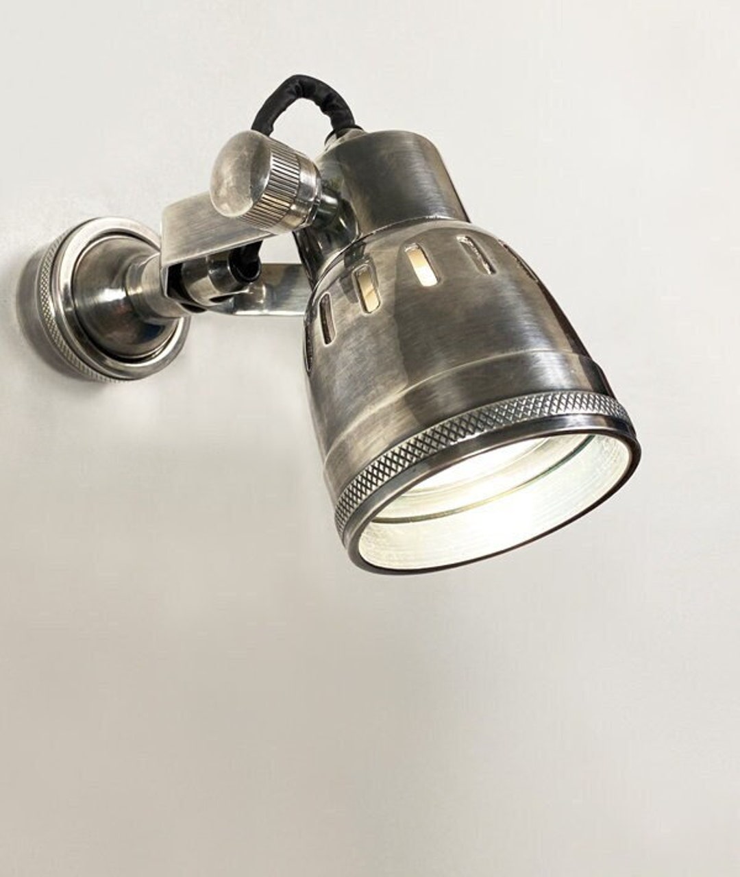 QUNTA – Brass Casting Spot Sconce, Adjustable Industrial Wall Light ...