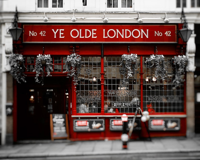 London Pub Art English Pub Black White Red Wall Decor 11x14 - Etsy