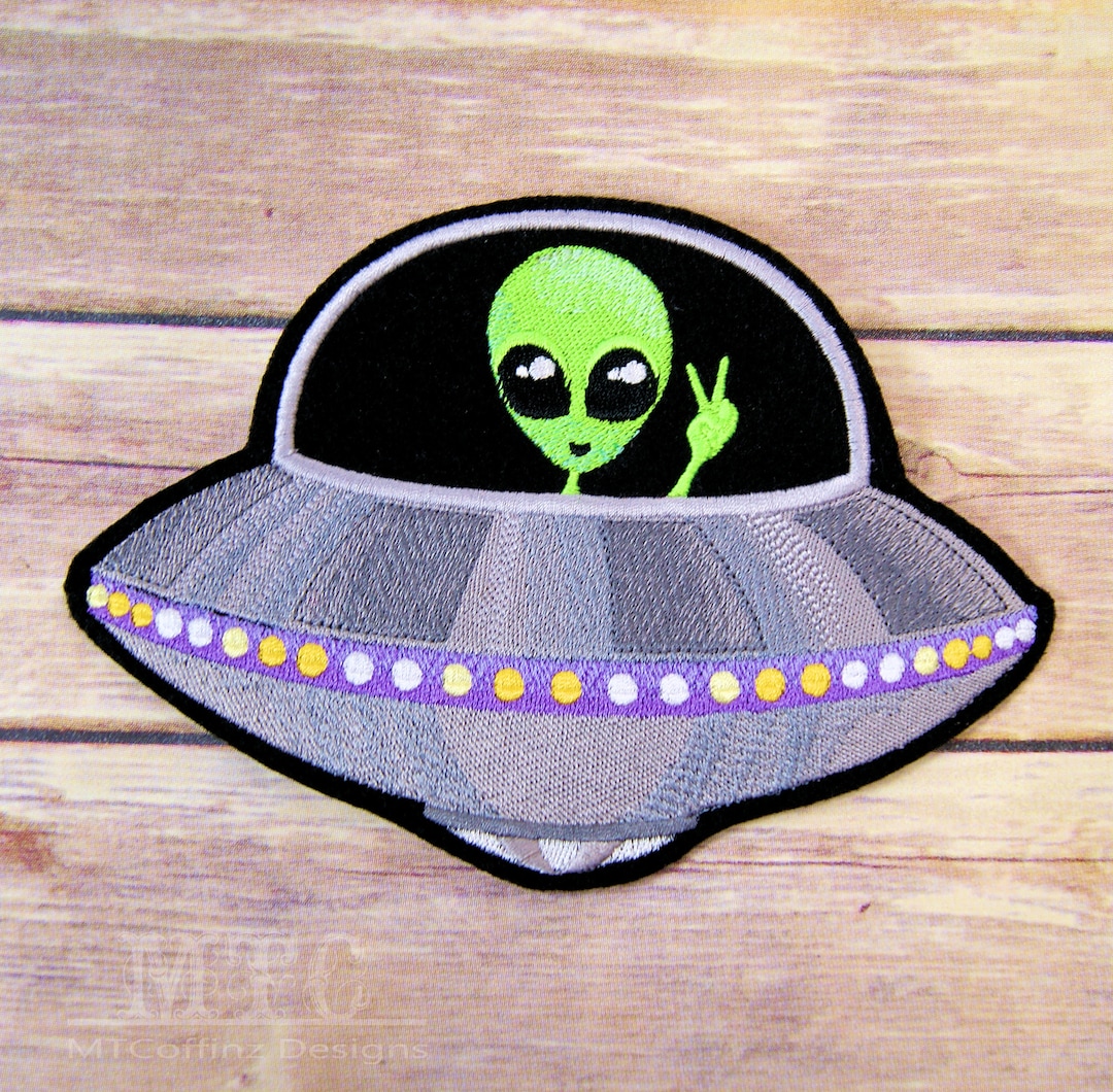 UFO Patch Green Alien Patch Peace Sign UFO Alien Spaceship Iron on ...