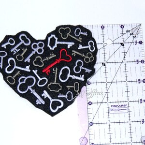 Silver Pewter Steampunk Skeleton Key Heart Iron on Embroidery Patch ...