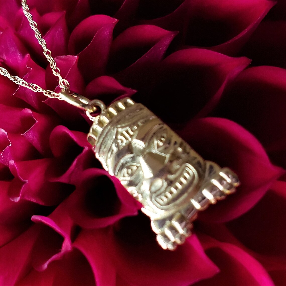 10K Yellow Gold Tiki Mask Pendant on 18 10K Yellow Gold | Etsy