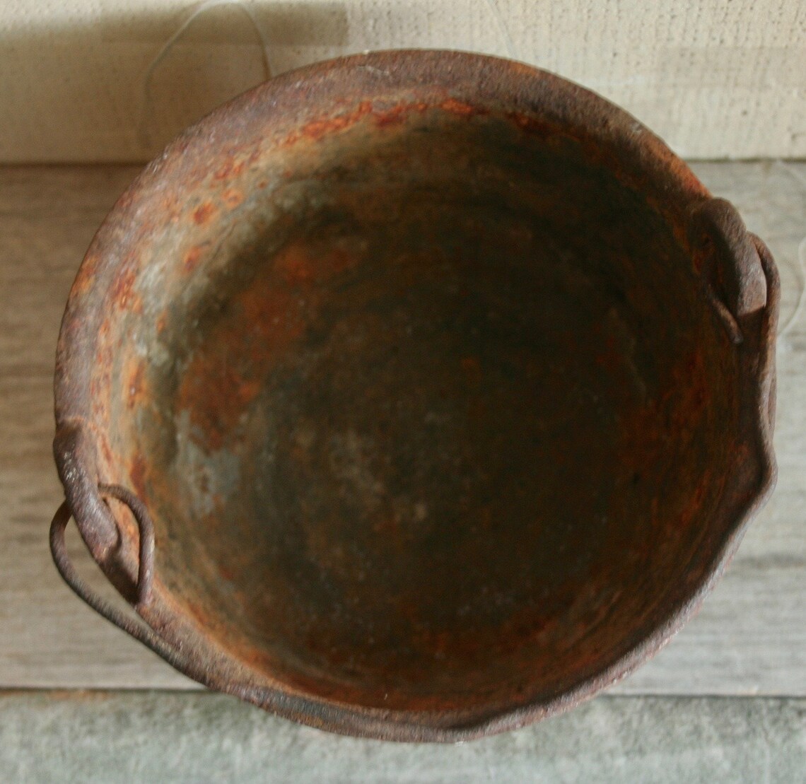 Wonderful Heavy Rustic Cast Iron Smelting Pot or Cauldron With Handle ...
