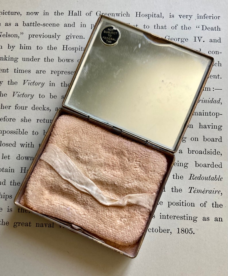 ANTIQUE COMPACT / Antique 1930s Powder Compact / Rouge Compact - Etsy