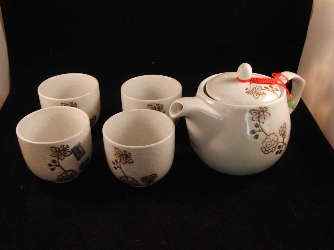 Nagoya Tea Pot and Four Cups - Etsy