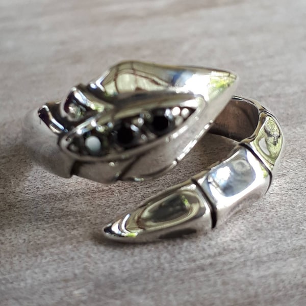 Bird Talon Ring - Etsy